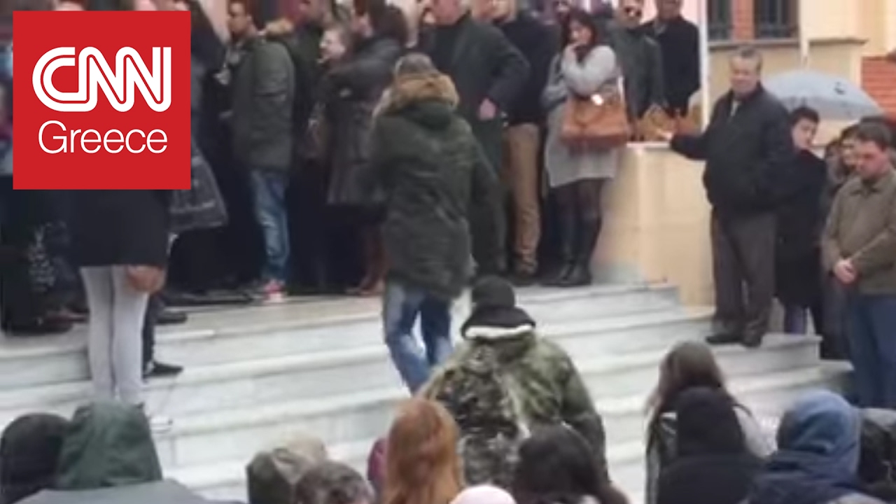 Στο μνημόσυνο για τον Παντελή Παντελίδη - YouTube