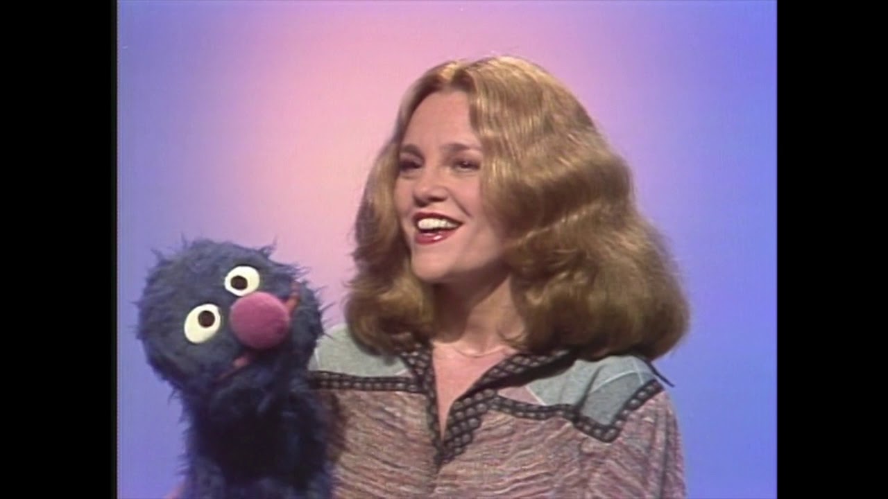 Muppet Songs: Grover and Madeline Kahn - Sing After Me - YouTube