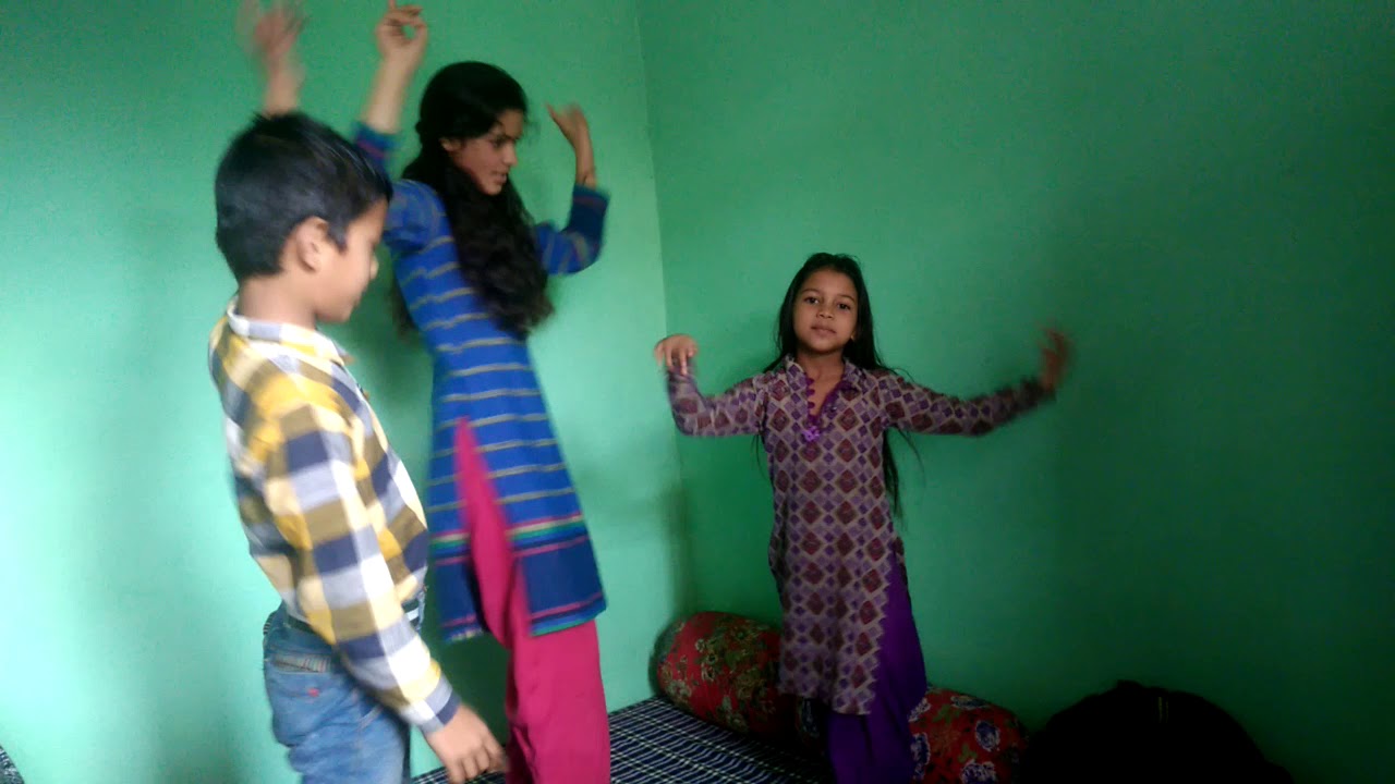 Tittle girl dance - YouTube