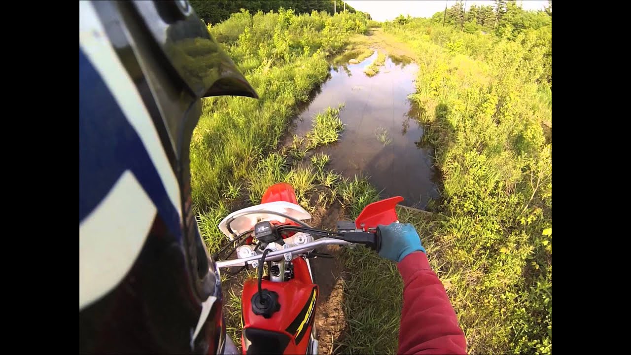 Quick ride on the 2002 Honda xr250r May 2013 - YouTube