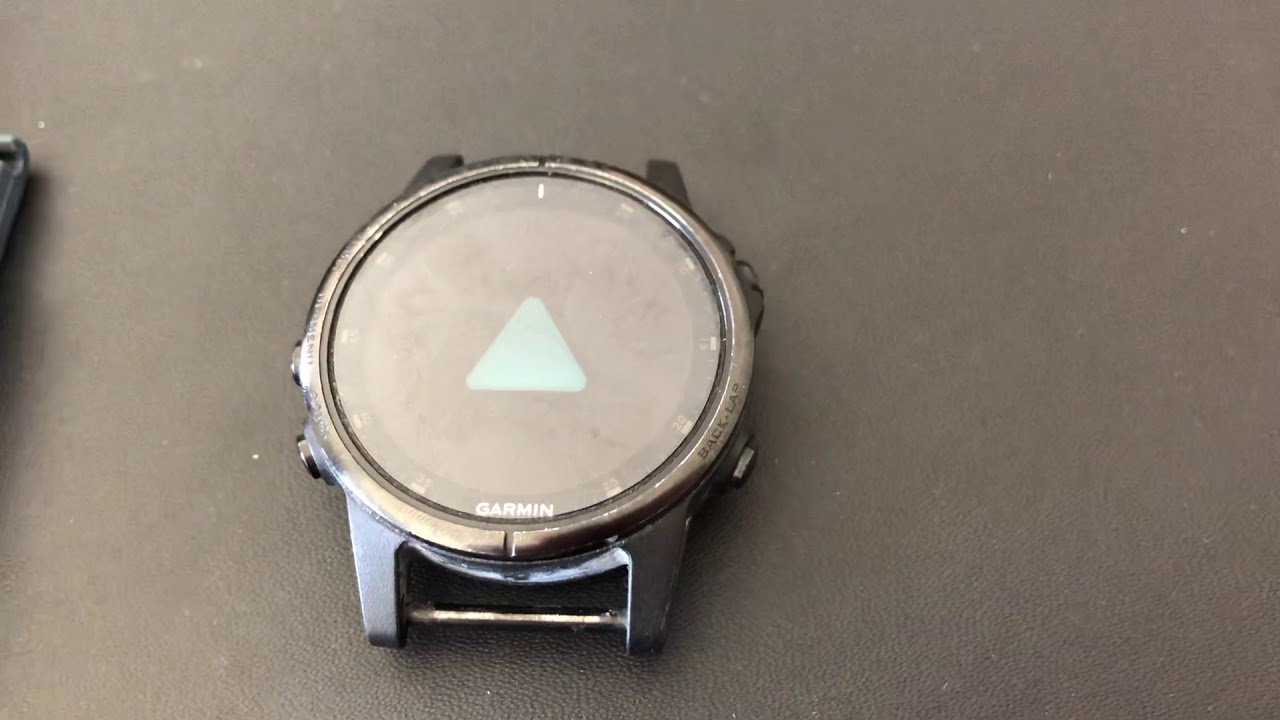Garmin fenix 5s plus stuck in boot loop - YouTube