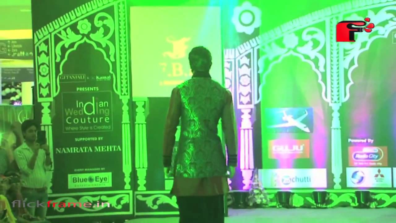 Models walk the ramp at Indian Wedding Couture Week 2014 720p - YouTube