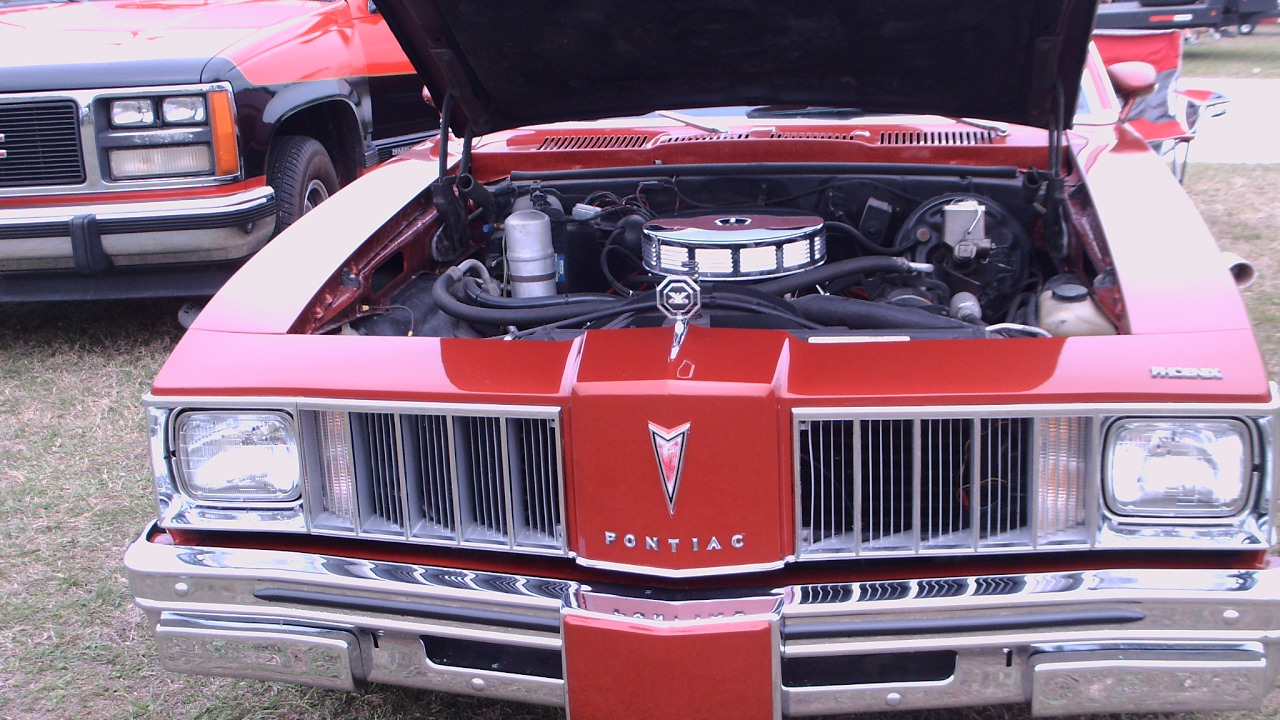 1977Pontiac Phoenix Two Door Sedan Red SumterFG020417 - YouTube