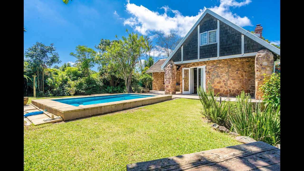Botha's Hill | Lovely Home + 2 Cottages - YouTube
