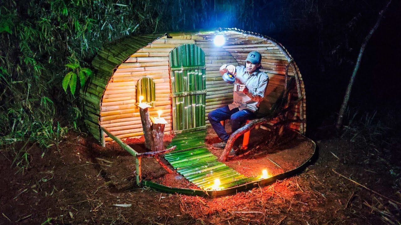 2 DAY solo camping , Building a warm shelter. star to finis - YouTube