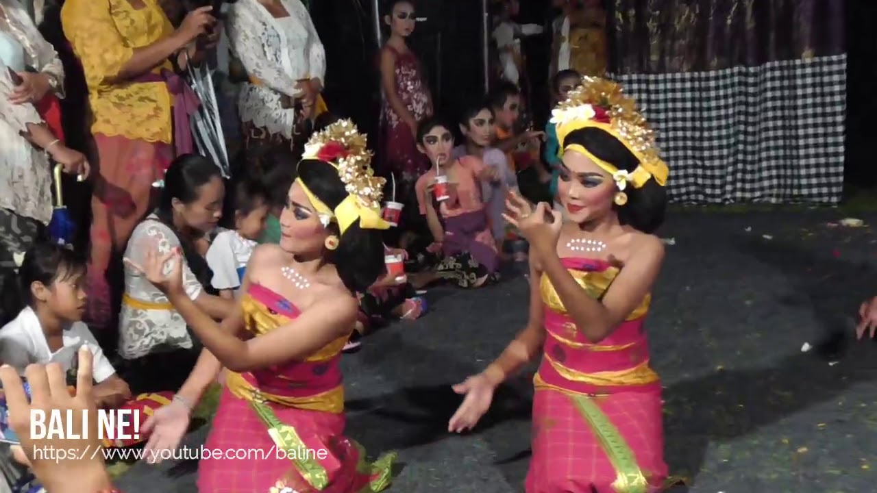 Tari Bali Tari tenun - Pura Puseh Desa Beraban - YouTube