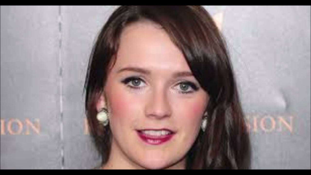 Model that looks like Charlotte Ritchie from taskmaster - YouTube