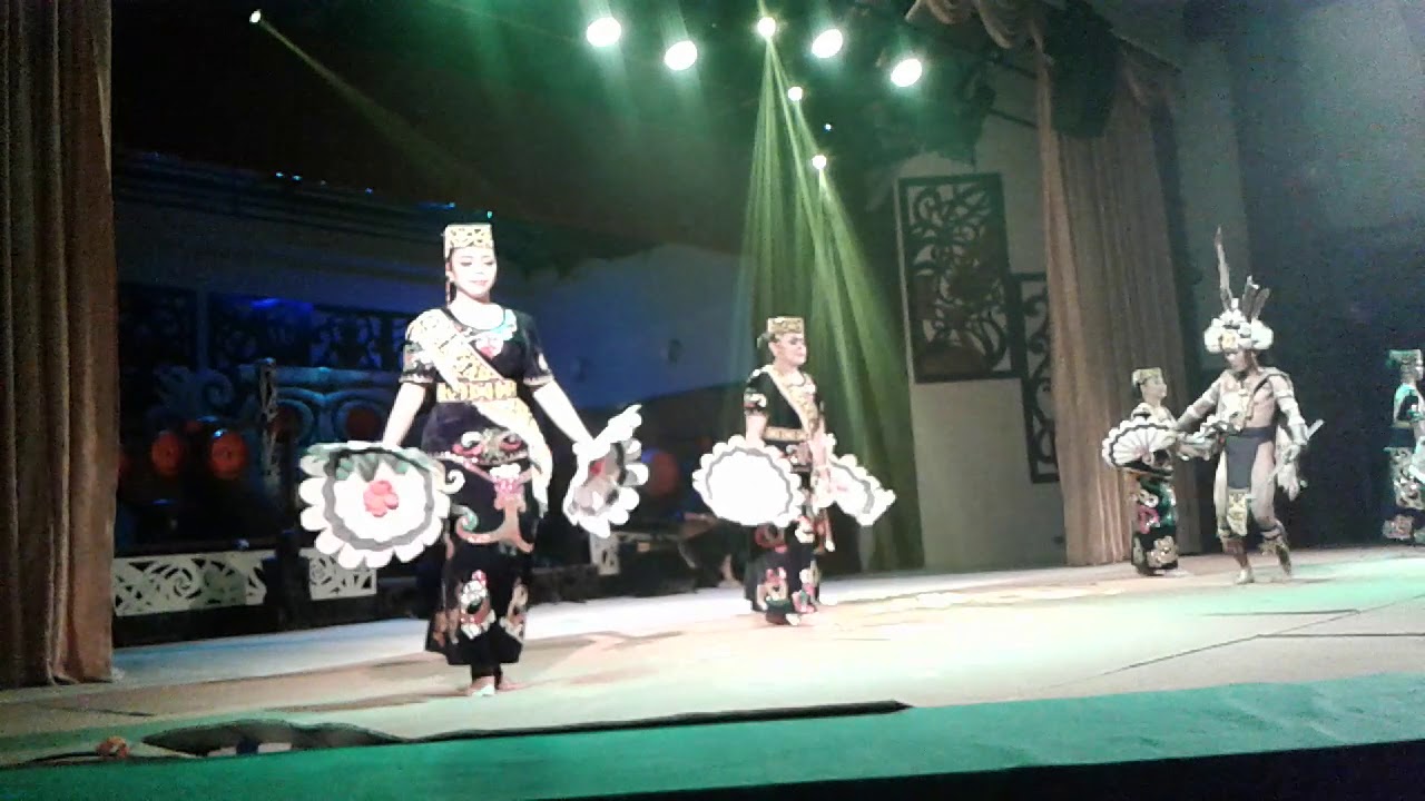 Orang Ulu Dance @ Cultural Village - YouTube