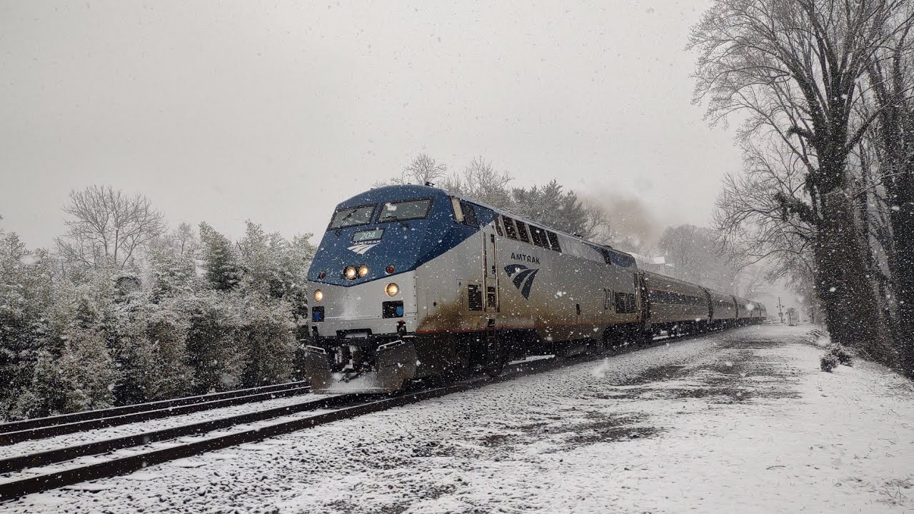 Amtrak 151 in Charlottesville Virginia - YouTube