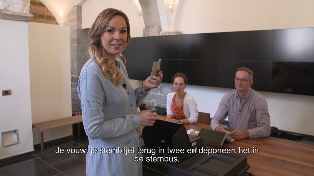Elektronisch stemmen in Sint-Truiden - YouTube