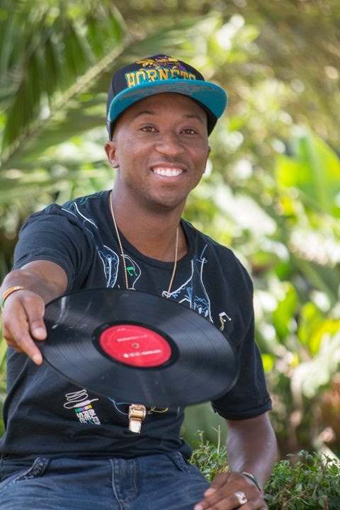 Deejay Storm Tha skillest live kenyan old skul hiphop mix 2015 - YouTube