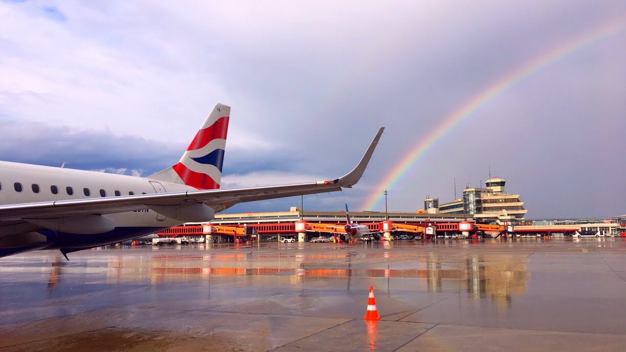 Berlin Tegel - London City Airport British Airways CityFlyer Embraer E ...