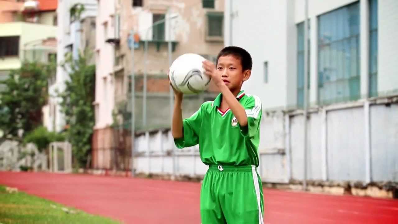 NESTLÉ MILO - Bóng đá - Kỹ thuật ném biên - YouTube