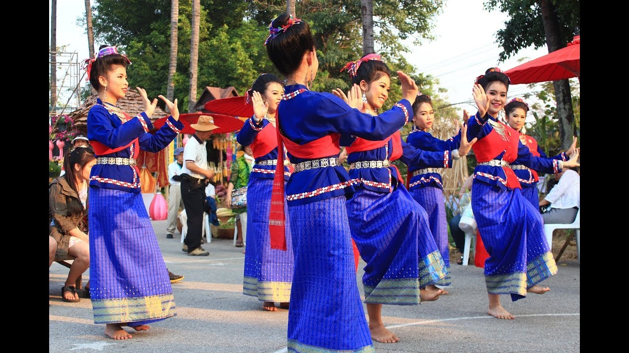 Desi village dance by desi boys - YouTube