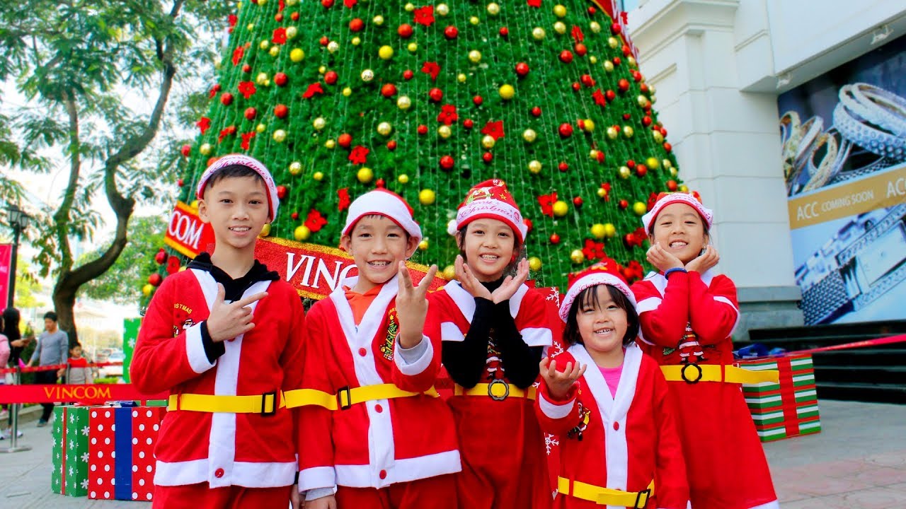 Kids Go To School At Indoor Playground Family Fun Play Area with Santa ...