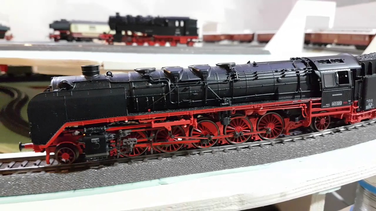 Märklins BR 45 mit Int. Luxuszug 1910 MÄ 42754 - YouTube