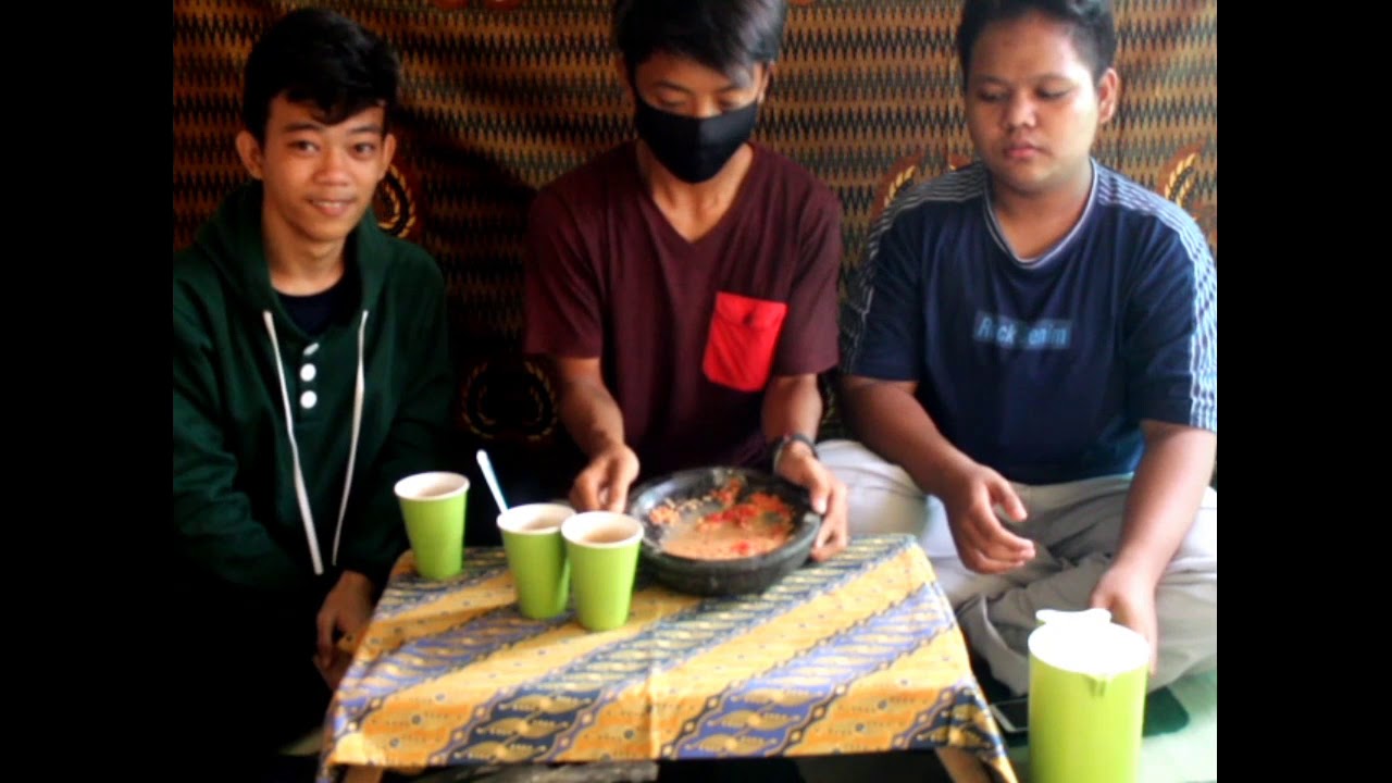 Minum susu+sambel sama lada bubuk🤮 - YouTube