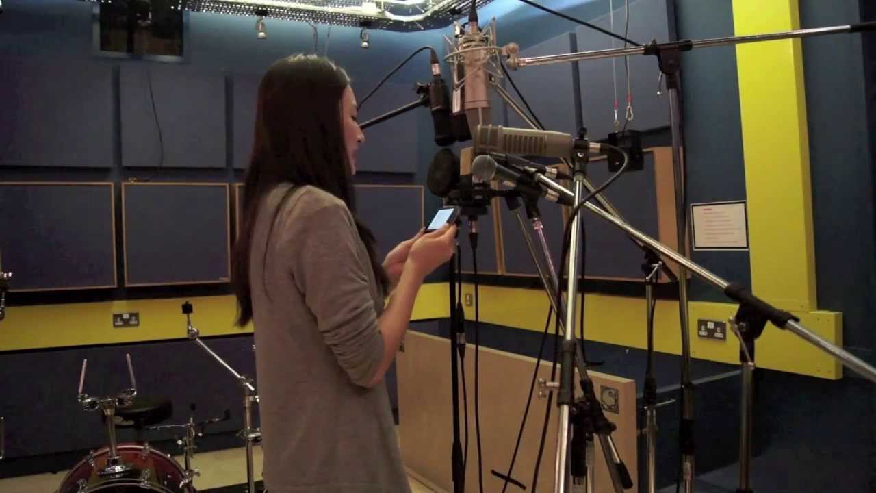 Microphone shootout - Spoken word - YouTube