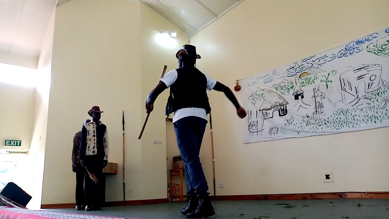 Raila akagua gwaride Consolata Seminary - YouTube