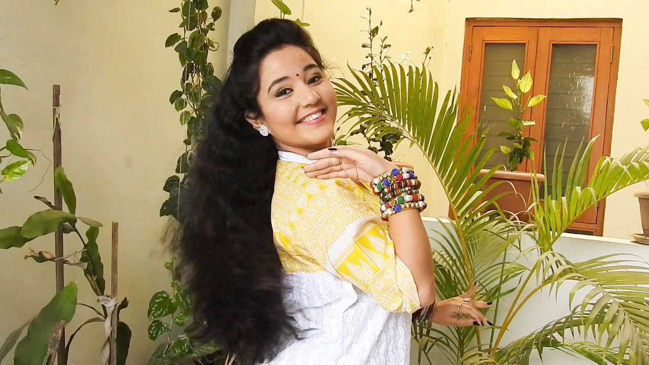 MUSKURAYEGA INDIA | AVANI SHARMA | KATHAK COVER - YouTube