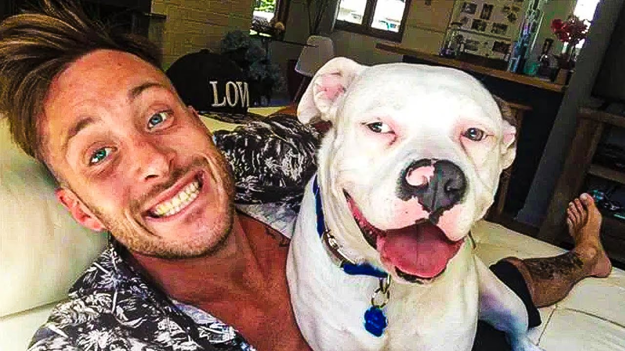 days after this guy posted a selfie with his dog, police arrived to ...