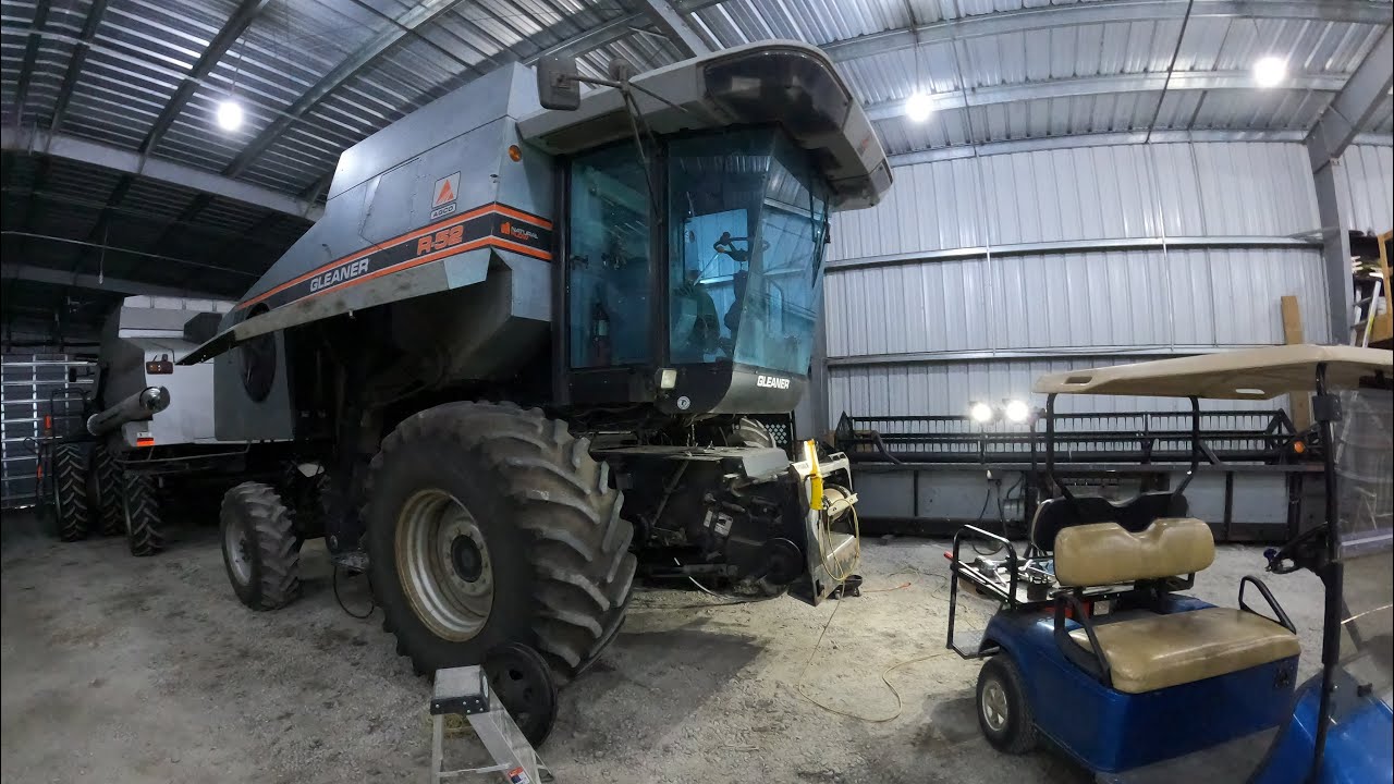 Gleaner R52, taking the throat off part 1 - YouTube