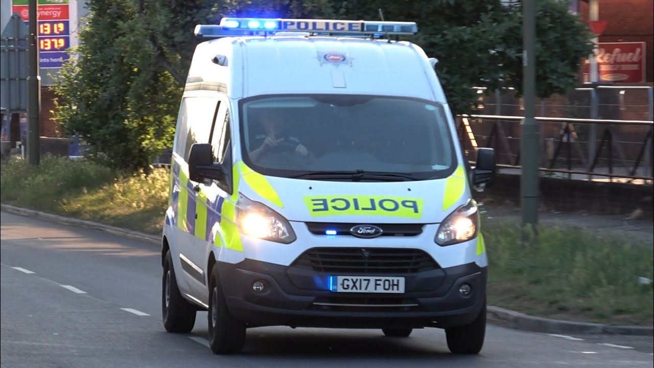 Surrey Police, Marked (2017 Plate) Ford Transit Prisoner Transport ...