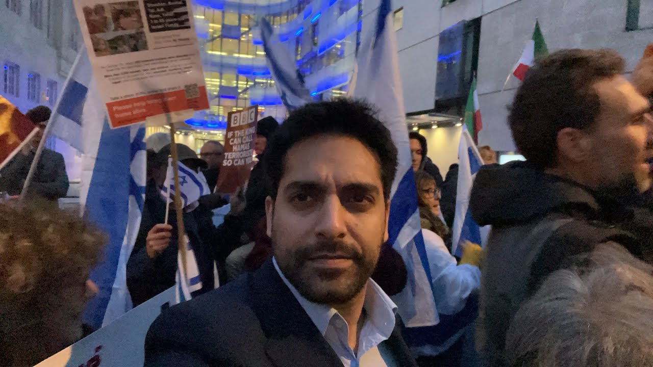 🚨 LIVE: Anti-BBC Protest Outside BBC HQ 💥 - YouTube