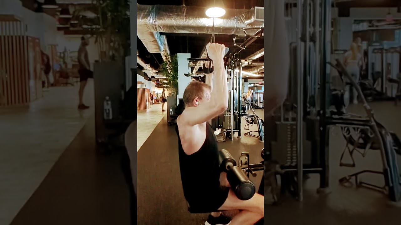 Gunsmoke at the Gun Show #gym #latpulldowns #biceps #shorts - YouTube