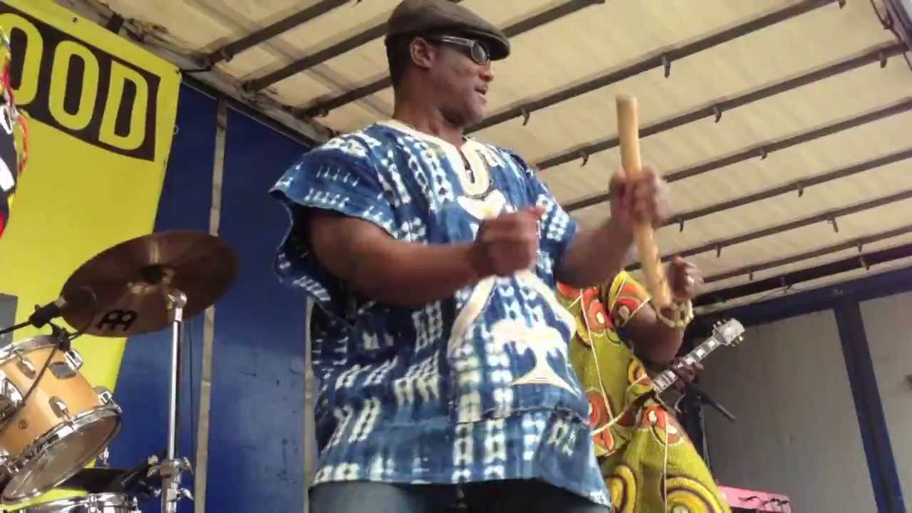 Afrikaanse Highlife band AGOGO - YouTube