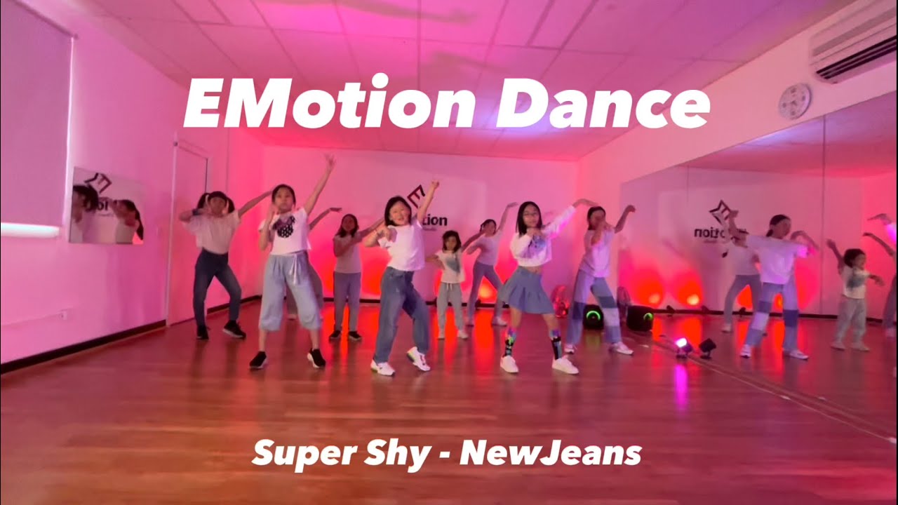 [EMotion] Super Shy - NewJeans - Kids Holiday Course by Asteria - YouTube