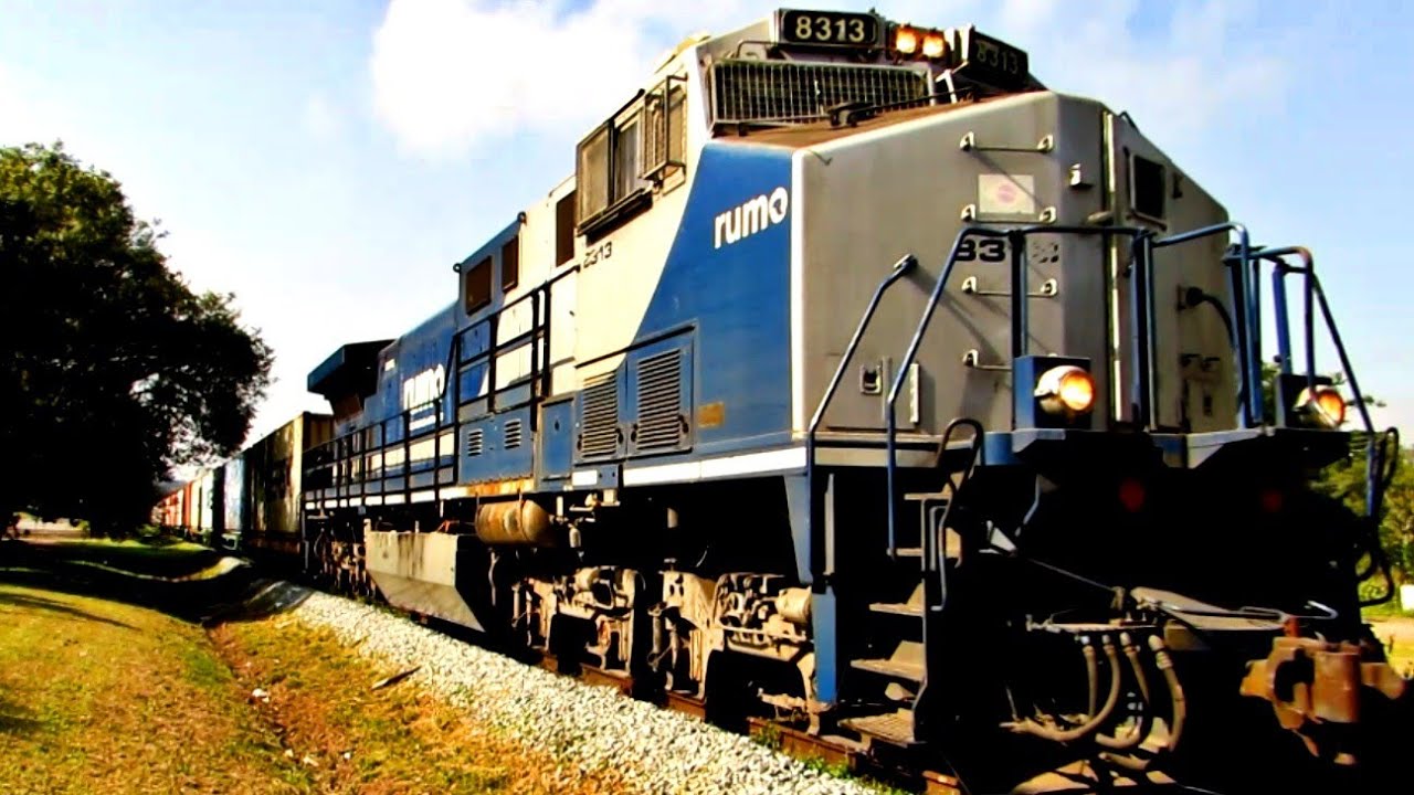 Trem rumo Dash -9 8313 / Região Balsa Nova Paraná - vagões porta ...