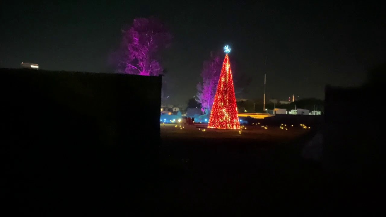 Santa's drive Thru Village, Guadalajara - YouTube