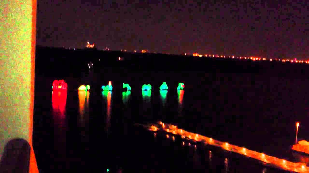 Disney Contemporary Resort Water Show - YouTube
