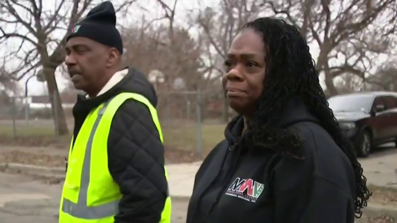 Small Detroit business works to hire returning citizens - YouTube