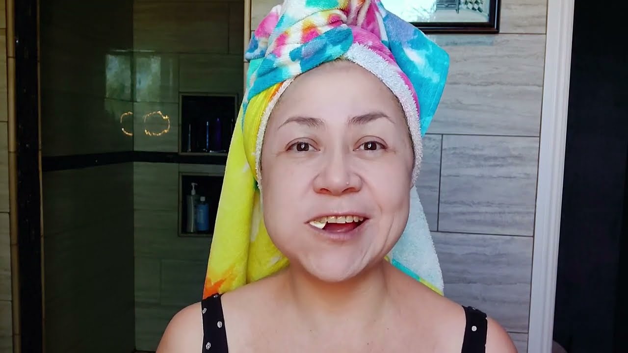 ASMR Gum Chewing Smacking Bubblegum with Mouth Open Sounds Soft Spoken ...