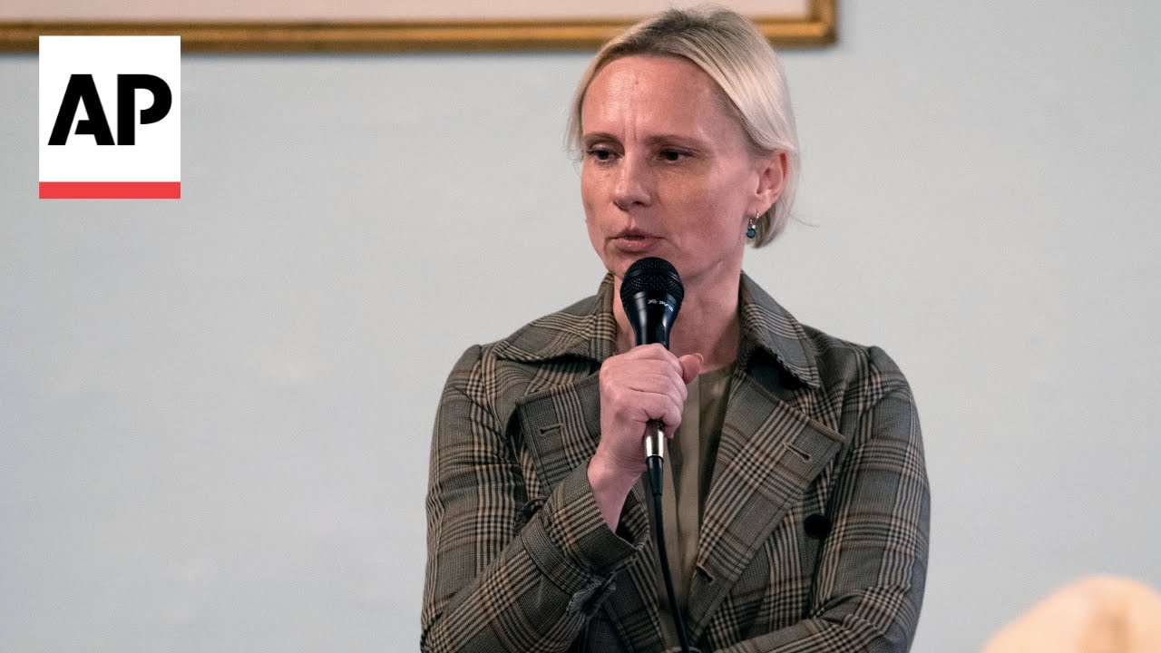 Republican Rep. Victoria Spartz booed at a town hall in Indiana - YouTube