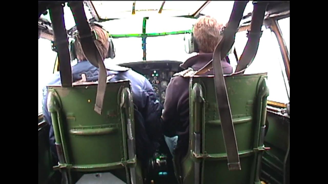 B25 Landing - Cockpit View - YouTube