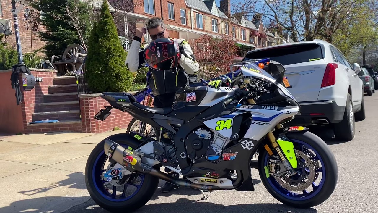 YAMAHA R1M Warm up Akrapovic Exhurst sound - YouTube