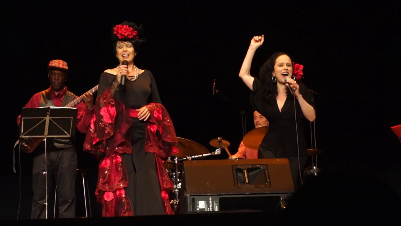 Angela Muro y Arabia Martín interpretan Adios Tristeza (Cuentos chinos ...