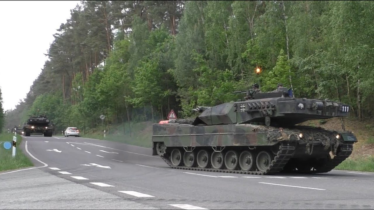 Leopard, Marder, Fuchs, Dachs, Biber, Büffel am TrÜbPl Klietz - YouTube