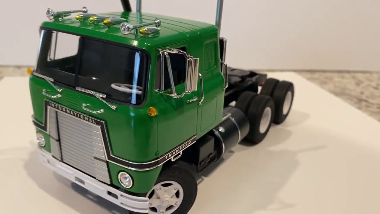 International Transtar CO4000 1/25 ERTL Builtup - YouTube