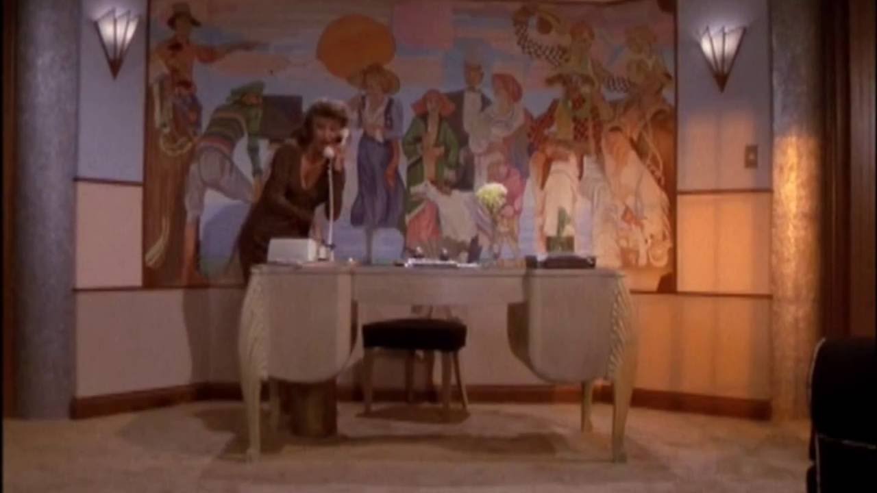 Cloris Leachman Miss Tracy - YouTube