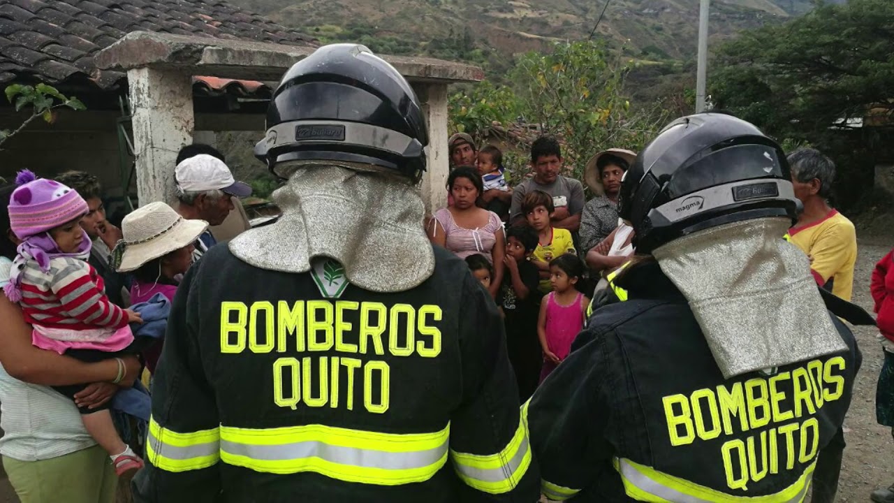 Cuerpo de Bomberos de la ciudad de Quito atendió emergencia - YouTube