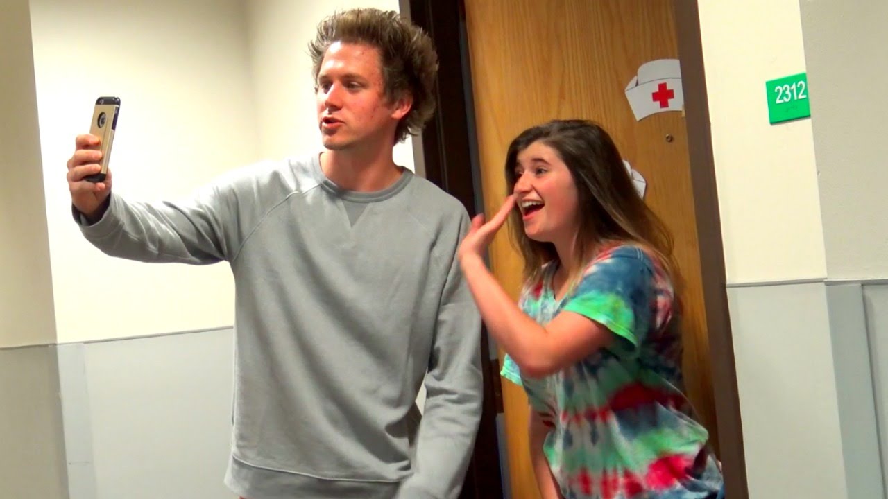 Awkward Dorm Situations EXTRAS! - YouTube