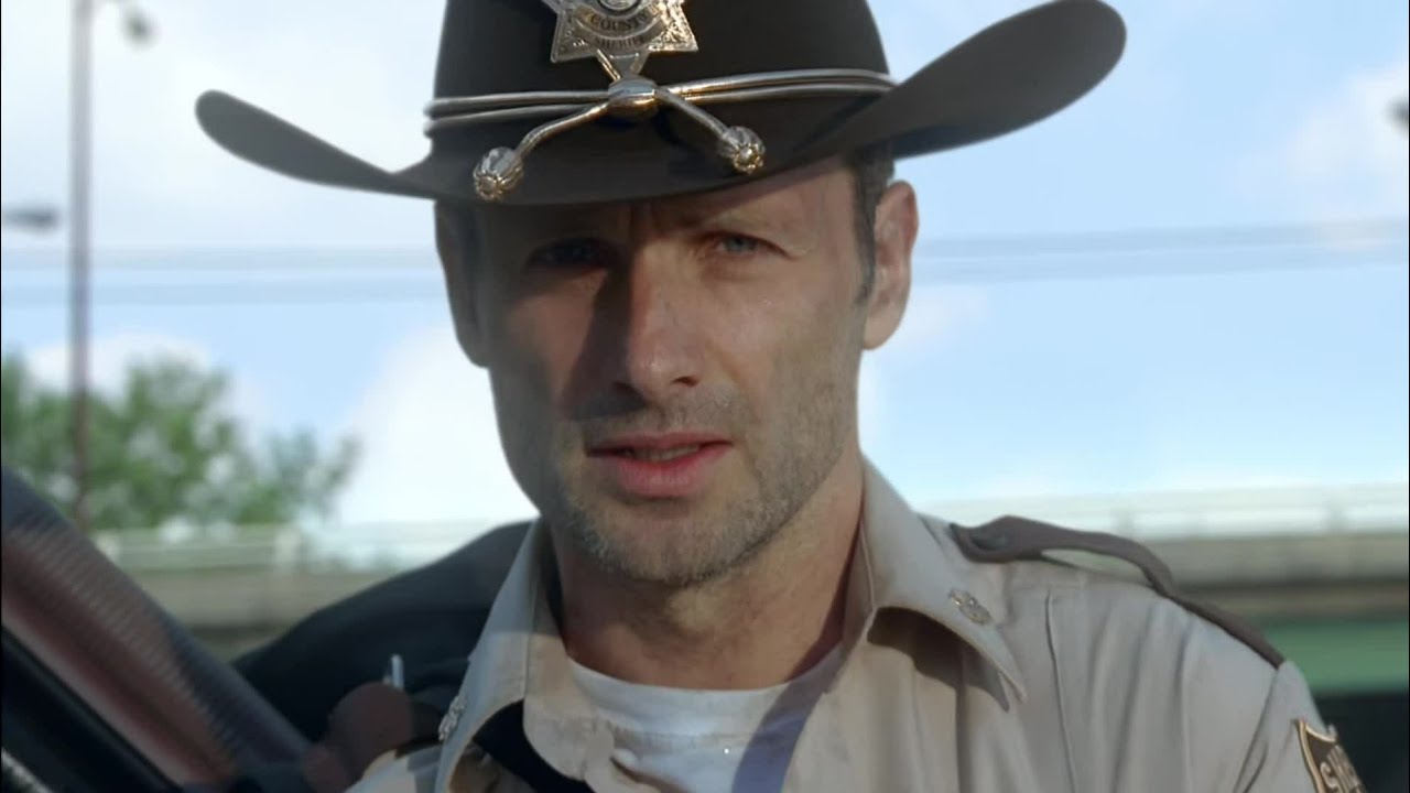 The Walking Dead | S1 EP1 | Rick is wandering around town - YouTube