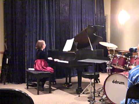 Lydia and Logan's piano recital December 2010 - YouTube