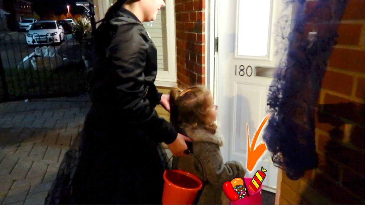 HALLOWEEN TRICK OR TREAT 2017 Kids Candy Outdoor Family Fun - Ruby Rube ...