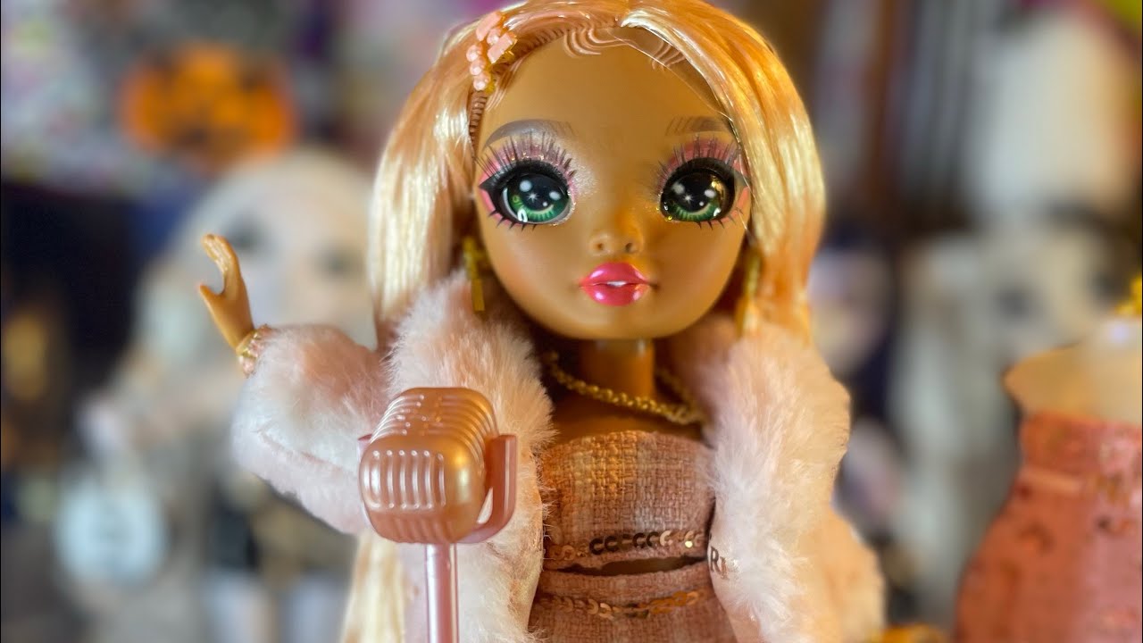 Taking center stage is Sabrina St. Cloud (rainbow high / rainbow vision ...