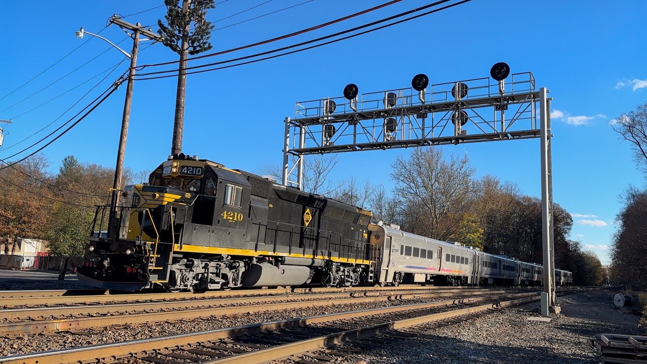NJT Mainline action at the Hollywood Avenue grade crossing in Ho Ho Kus ...
